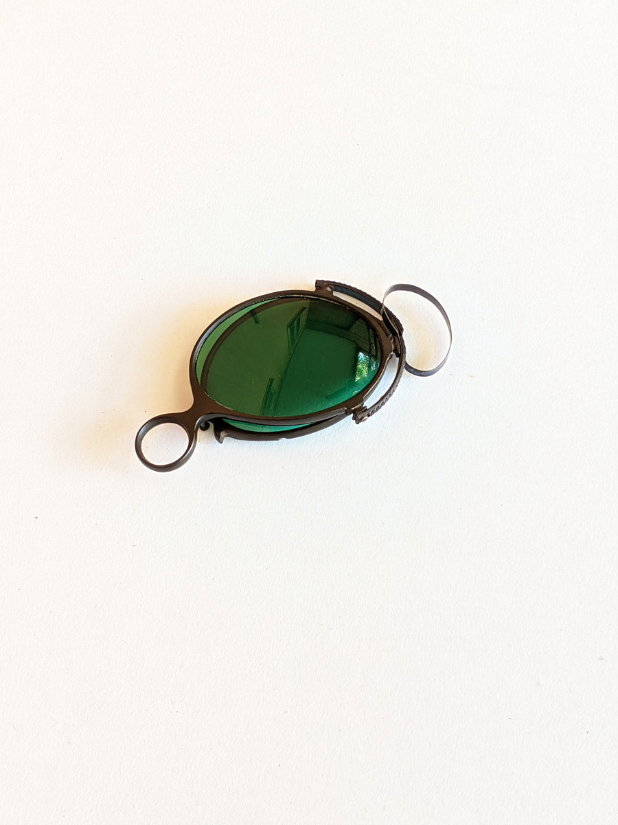 c. 1890s Green Tinted Folding Pince-Nez Glasses in Case – Witchy Vintage